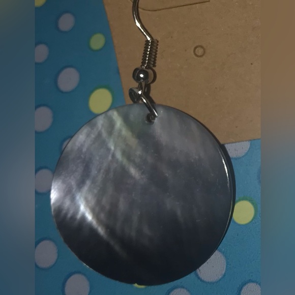 Jewelry | Seashell Medallion Gray Iridescent Shell Mermaid Ocean ...